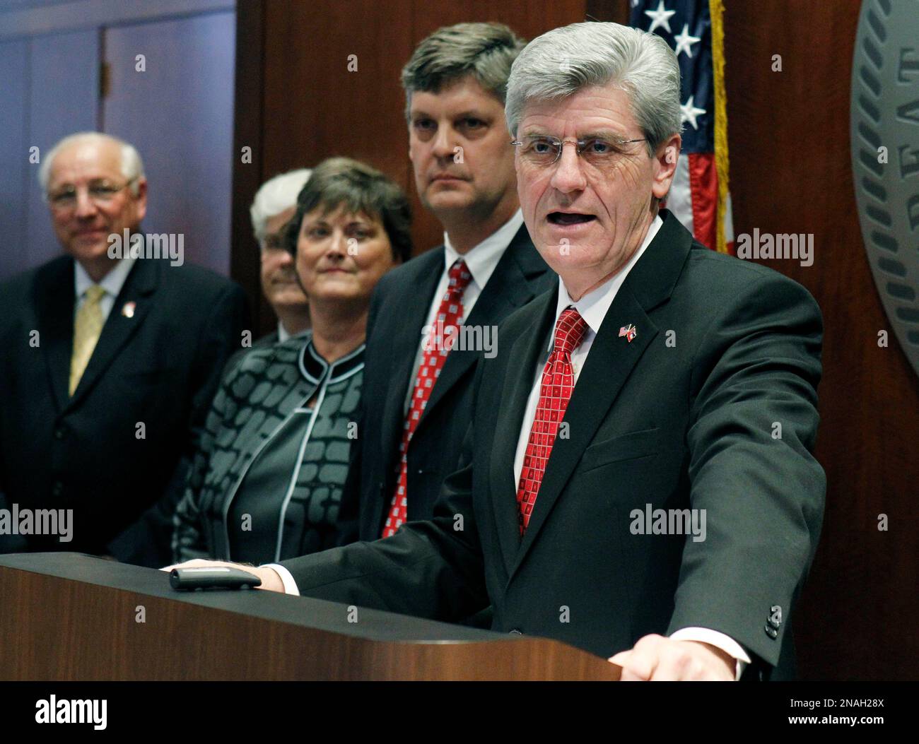 Gov.-elect Phil Bryant, right, announces the appointments of, from left ...