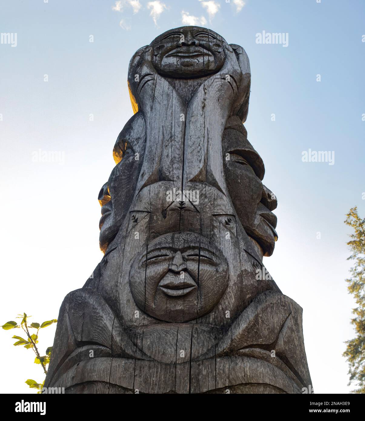 Indigenous sculpture hi-res stock photography and images - Alamy