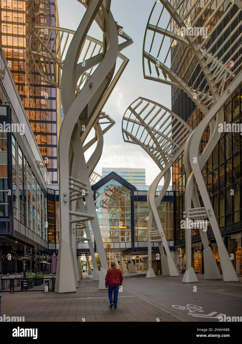 Downtown calgary sculptures hi-res stock photography and images - Alamy