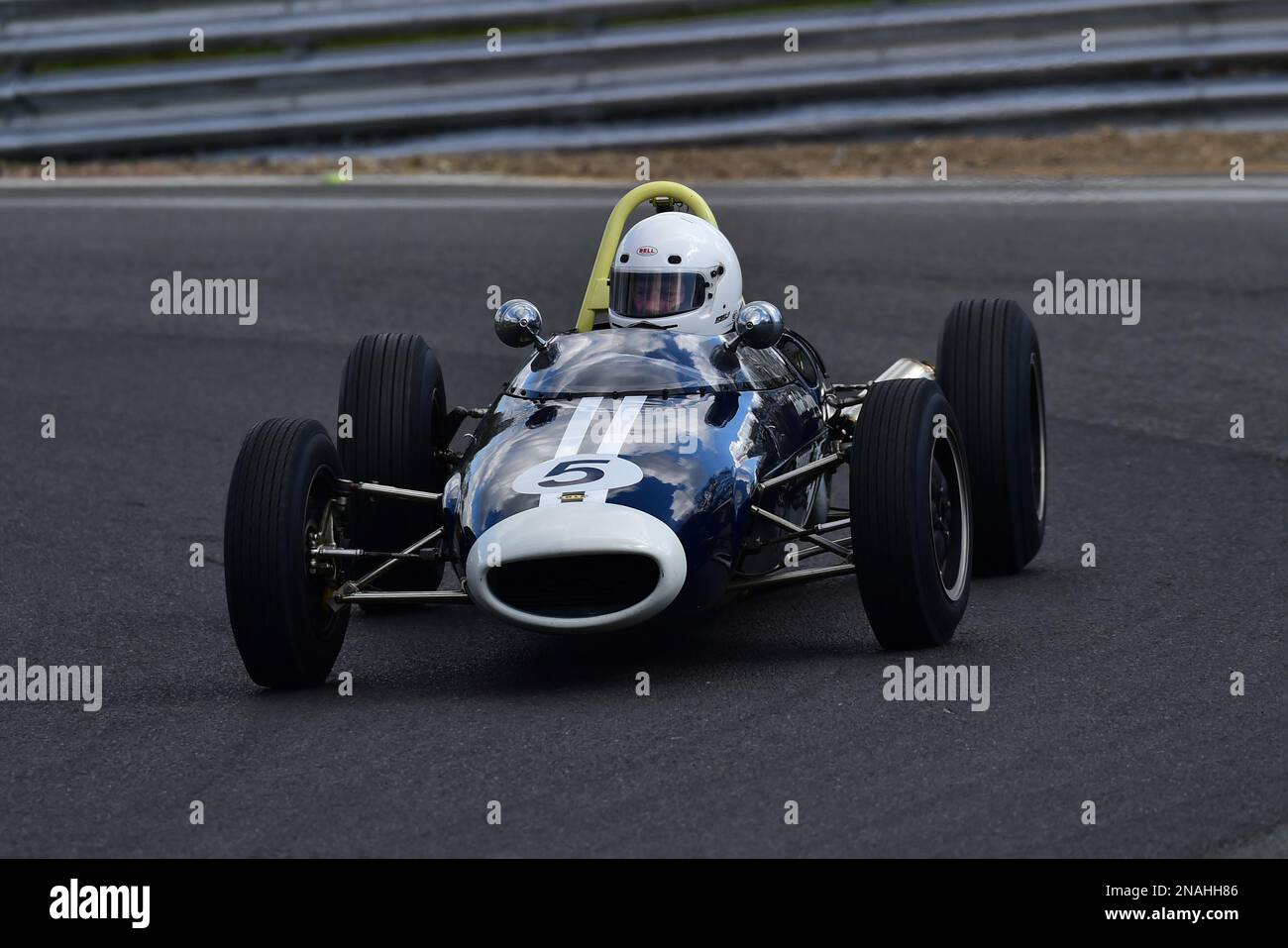 Robin Longdon, Lola Mk5A, Scheduled for twenty minutes of racing for ...