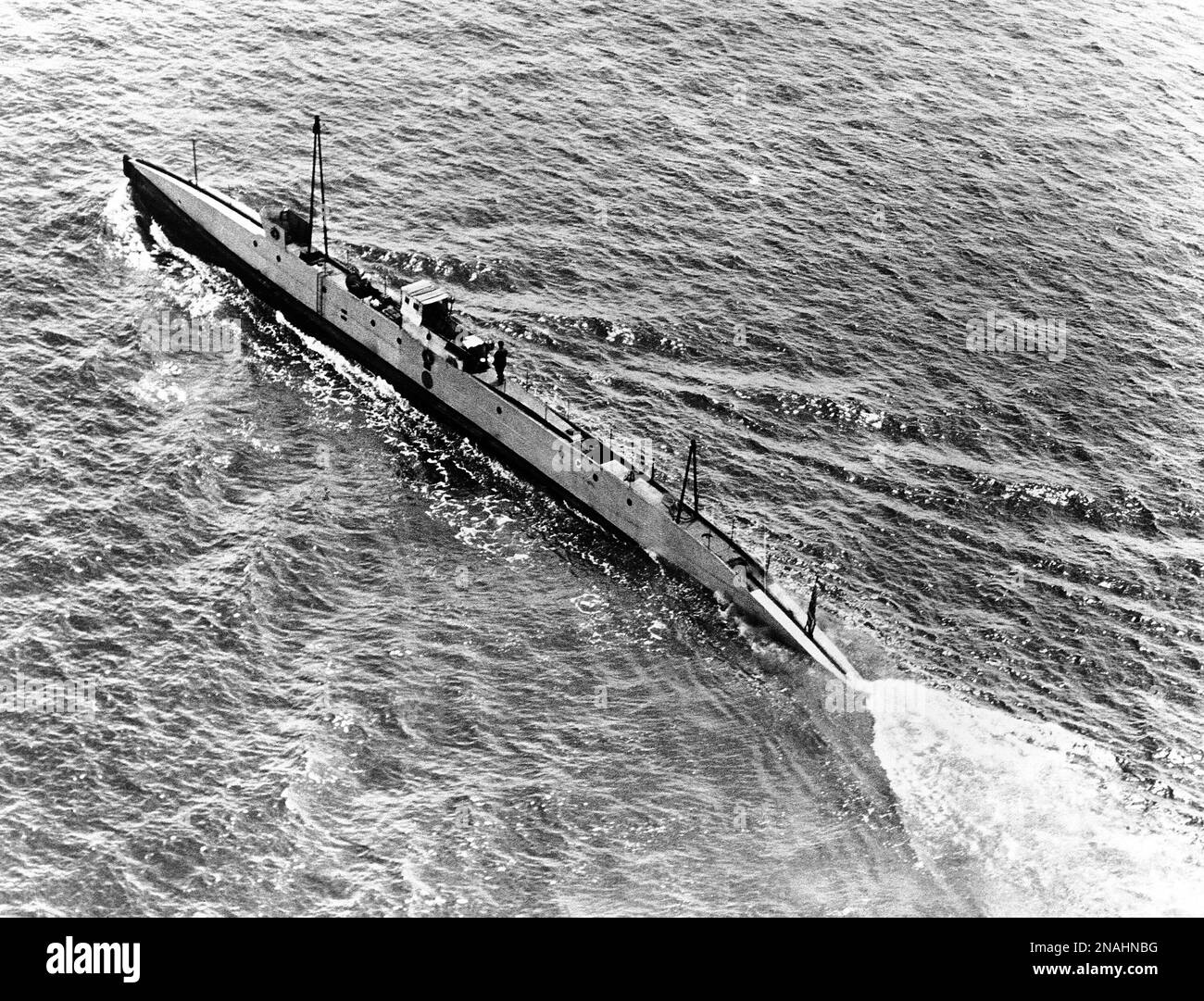 An aerial view of the submarine Nautilus traveling to the final tests ...