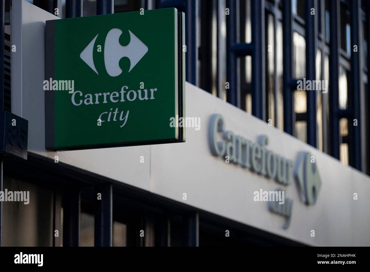 illustration Carrefour logo in Paris, France on February 13, 2023 ...