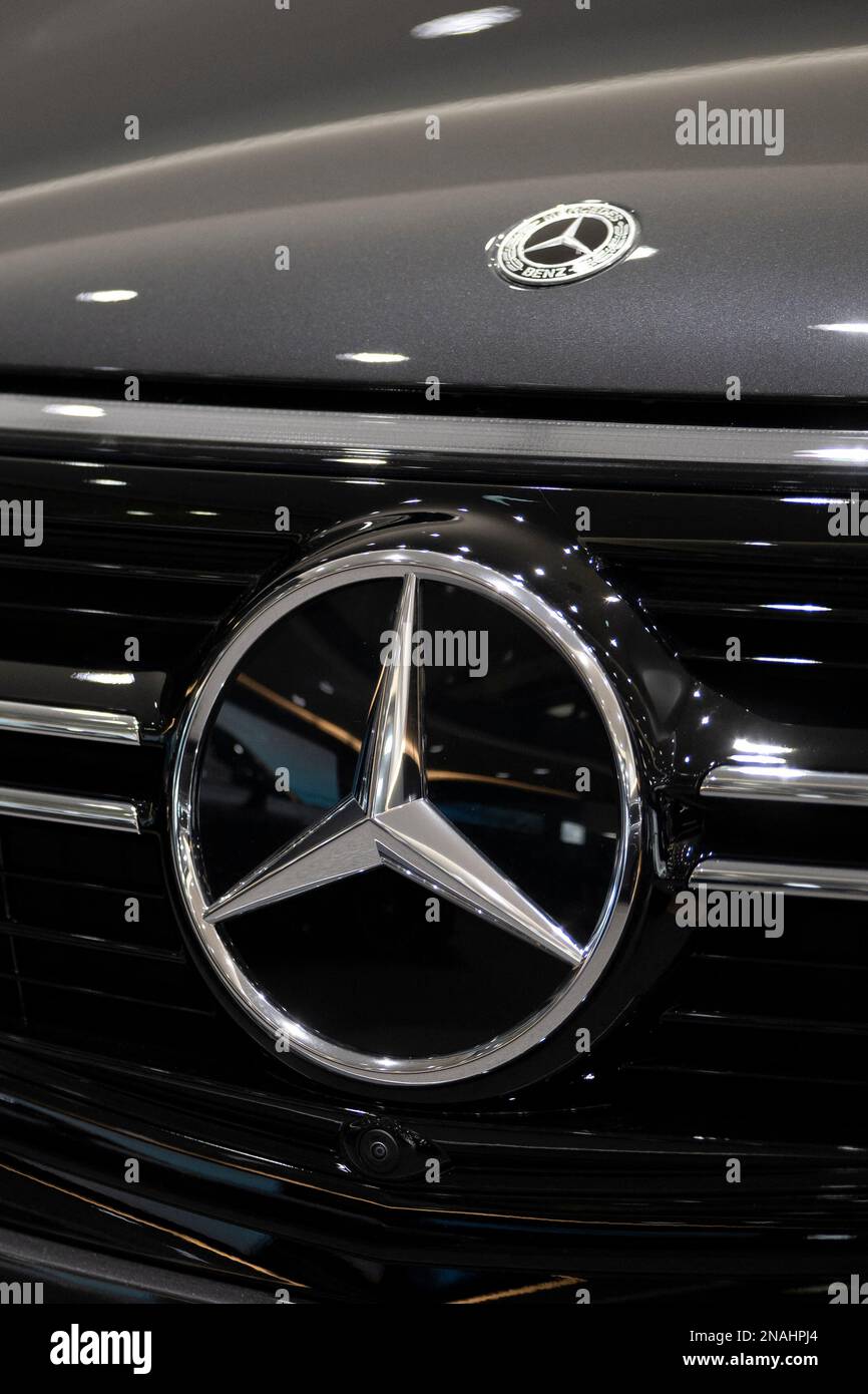 illustration Mercedes Benz logo in Paris, France on February 13, 2023 ...