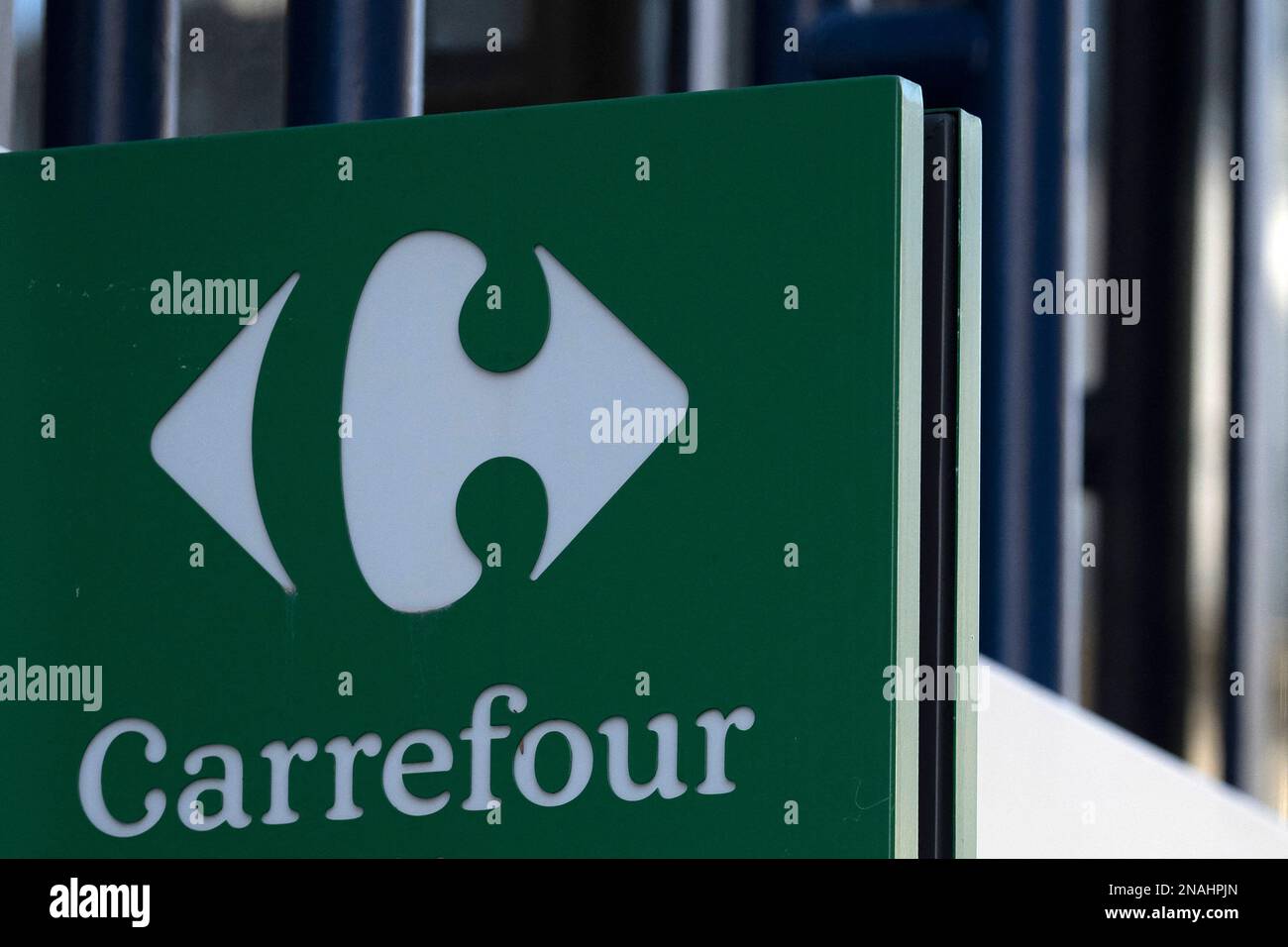 illustration Carrefour logo in Paris, France on February 13, 2023 ...