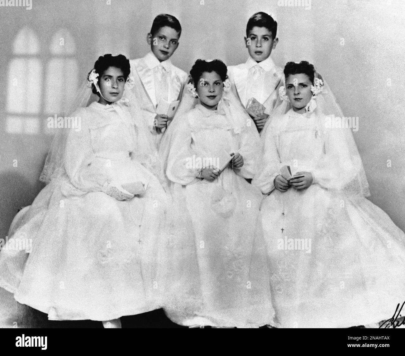 The Diligenti quints shown in Buenos Aires in May 1955. (AP Photo Stock ...