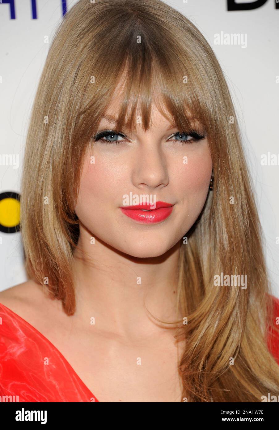 "Woman of the Year" award honoree singer Taylor Swift attends the 6th ...