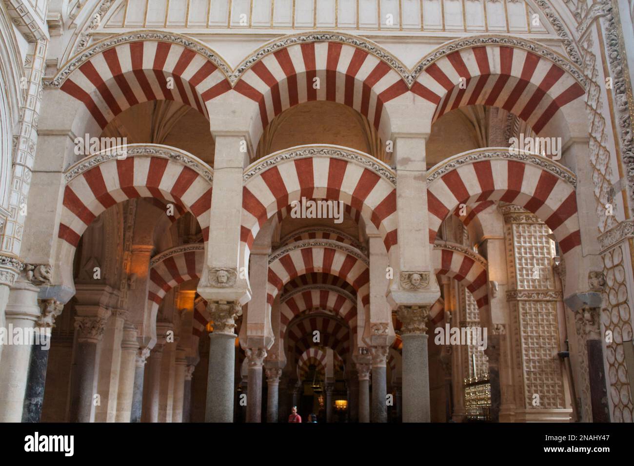 Great mosque of cordoba prayer hall hi-res stock photography and images ...