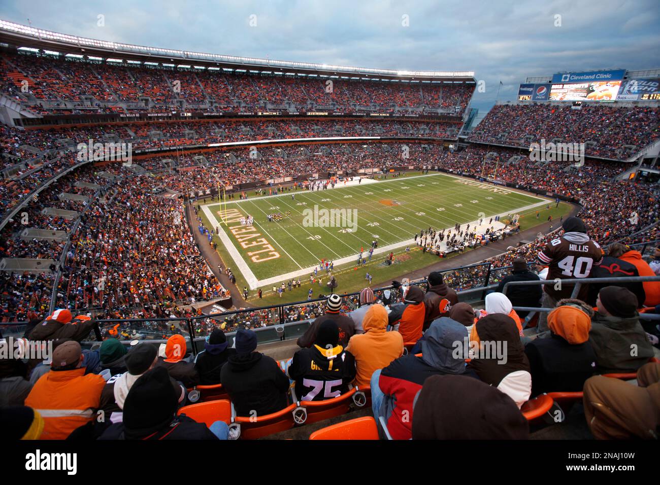 The Cleveland Browns face the Pittsburgh Steelers in Cleveland Browns ...