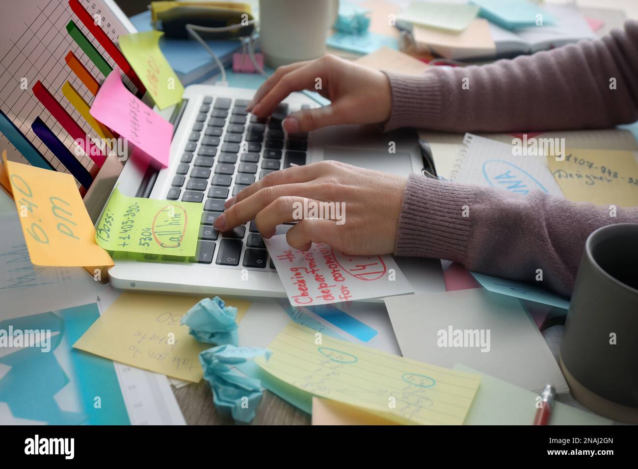 Messy office desk hi-res stock photography and images - Alamy