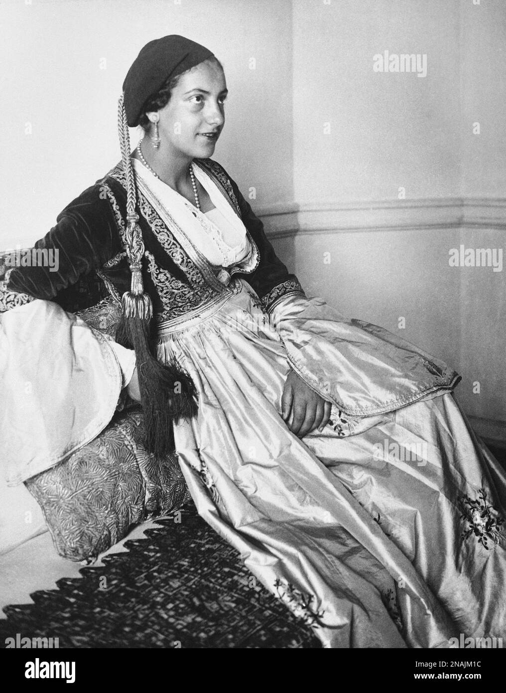 A young Greek lady in 1936. (AP Photo Stock Photo - Alamy