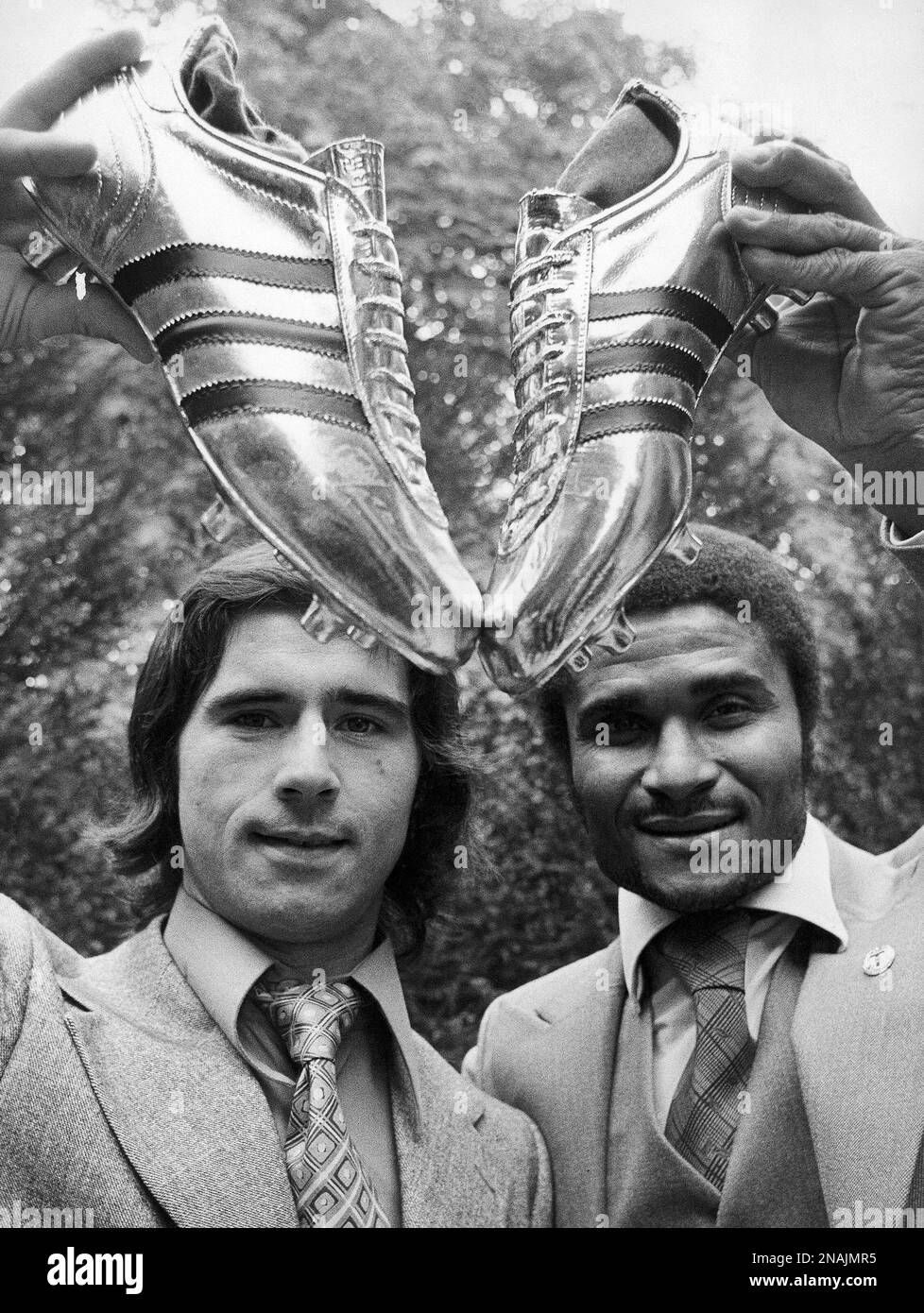 Gerd muller bayern munich hi-res stock photography and images - Alamy