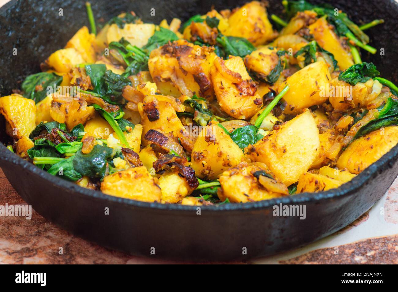 Indian spinach dish hi-res stock photography and images - Alamy