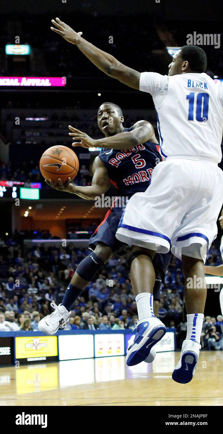 Robert Morris guard Anthony Myers (5) goes to the basket against ...
