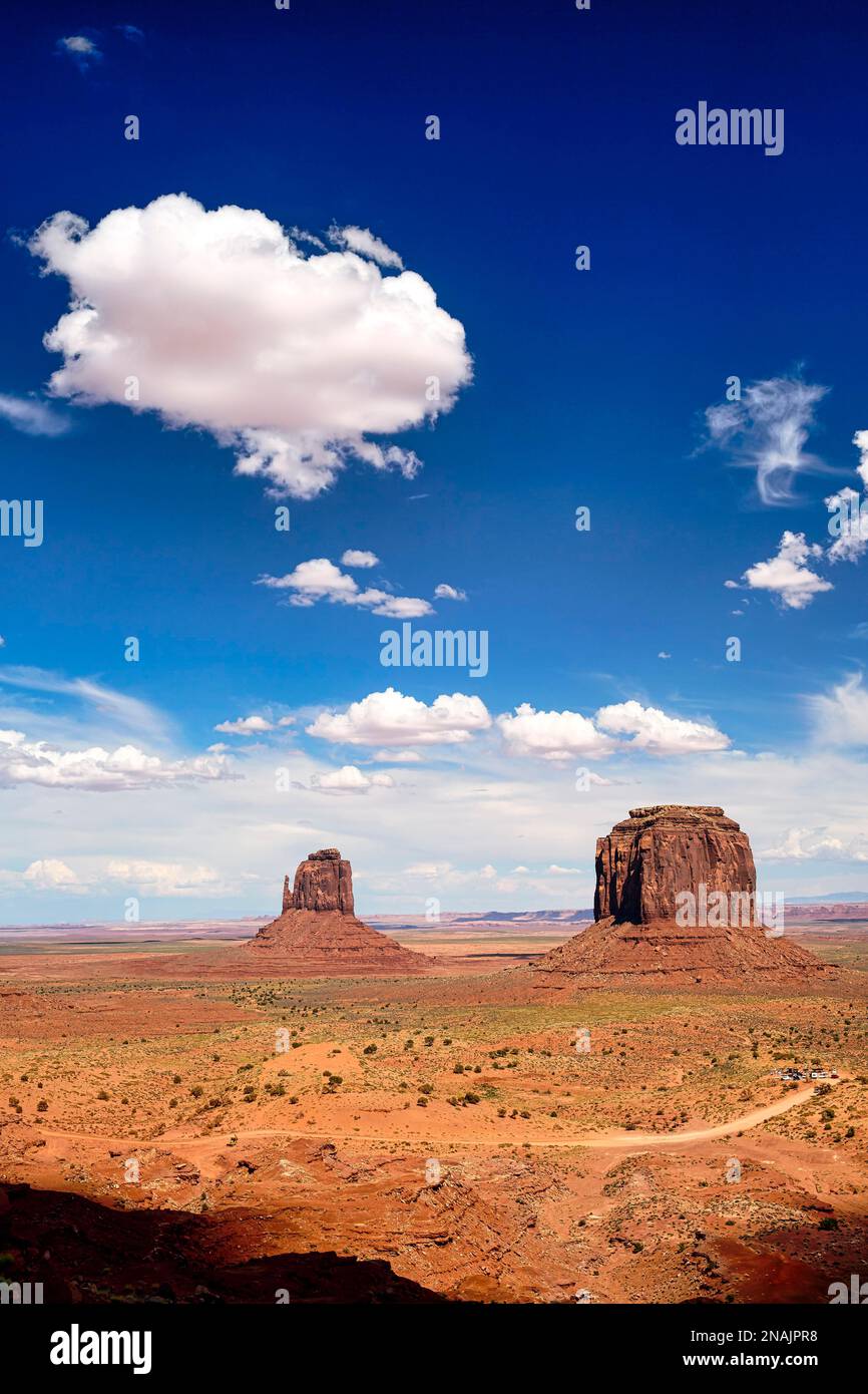 Monument Valley. Navajo Nation. East Mitten Butte. Merrick Butte Stock ...