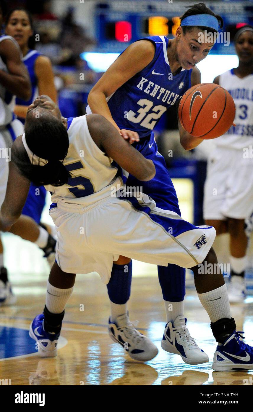 Kentucky guard Kastine Evans (32) charges into Middle Tennessee guard ...