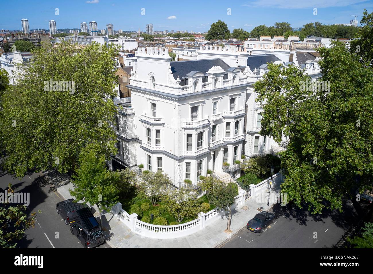 Elevated view of Grand London property. Super Prime Property, London ...
