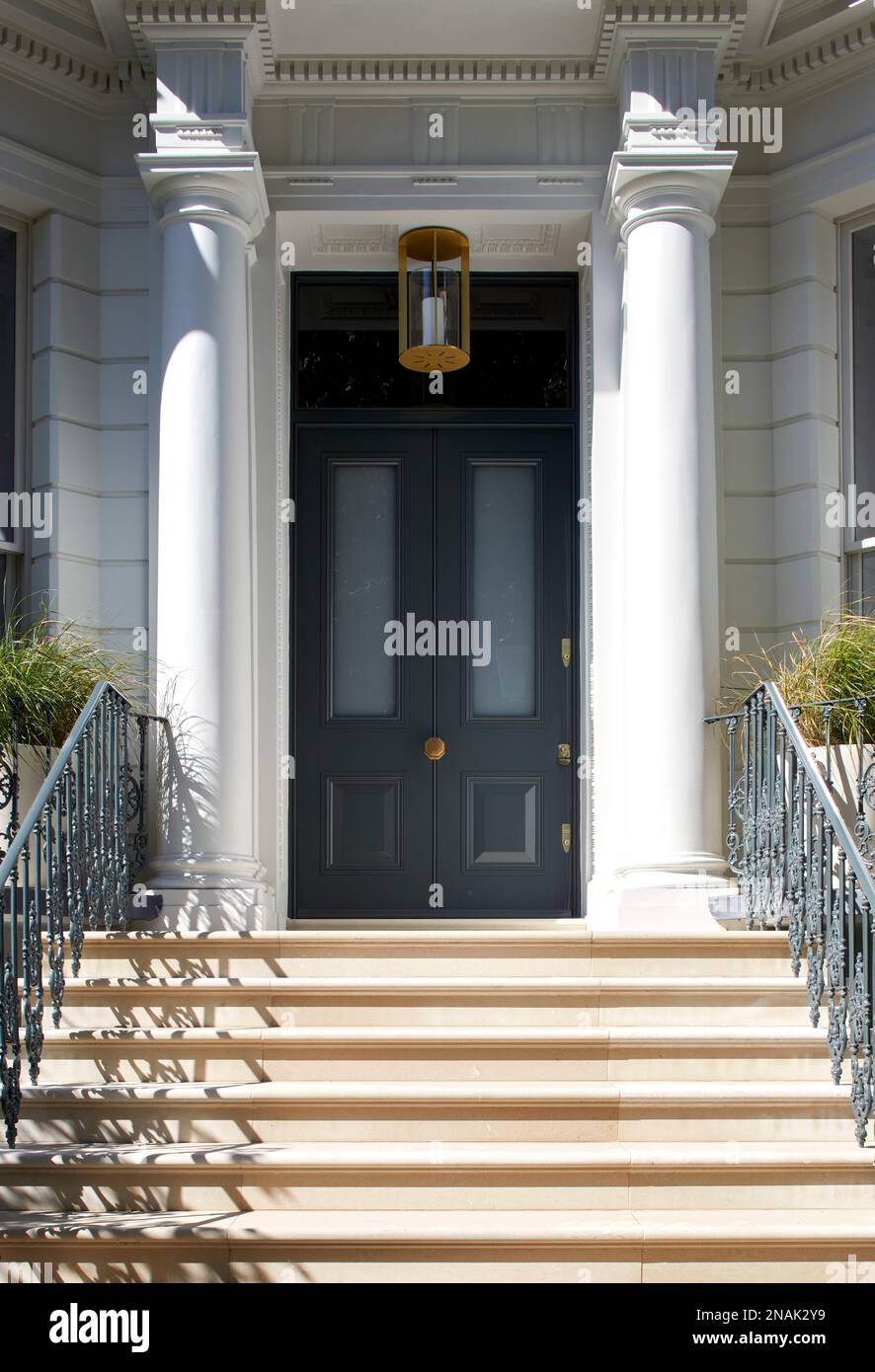 Na exterior entrance front hi-res stock photography and images - Alamy