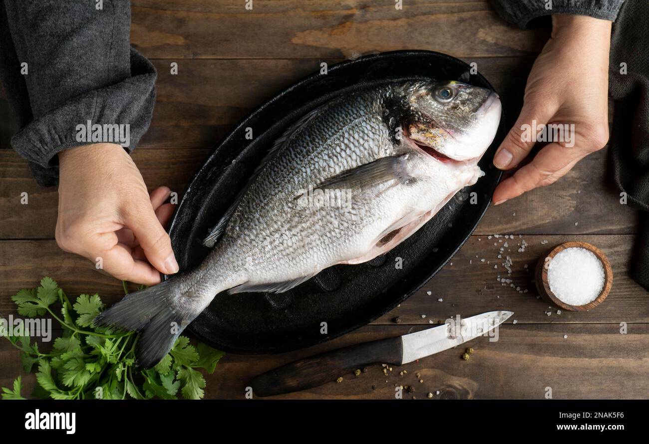 Fish tray hi-res stock photography and images - Alamy