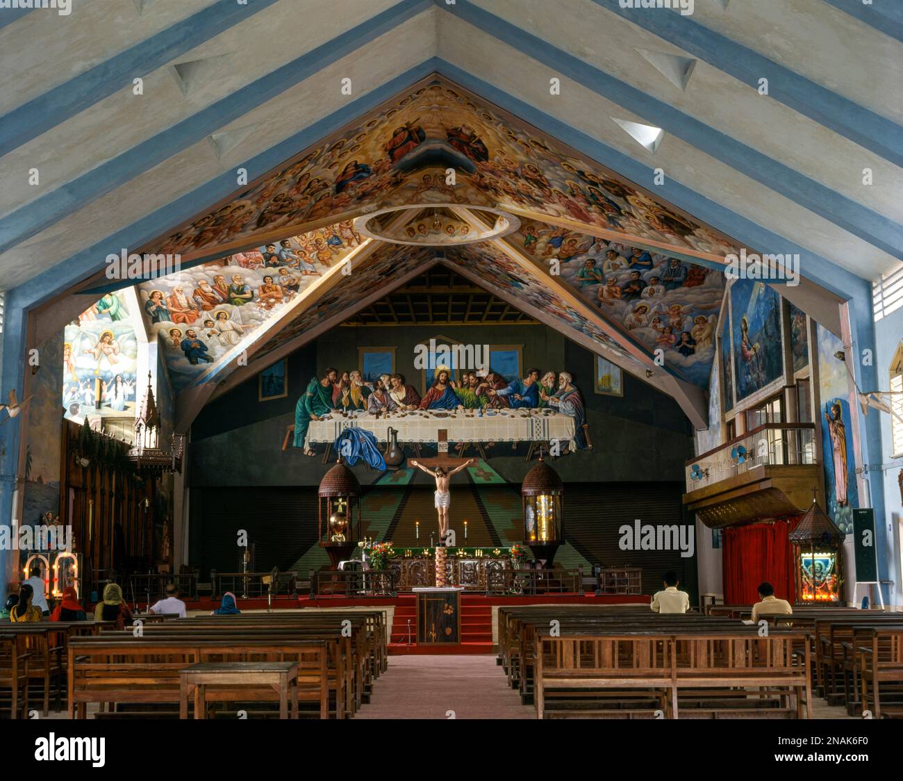 St. Mary's Syro-Malabar Catholic Cathedral Basilica, Ernakulam, Greater ...