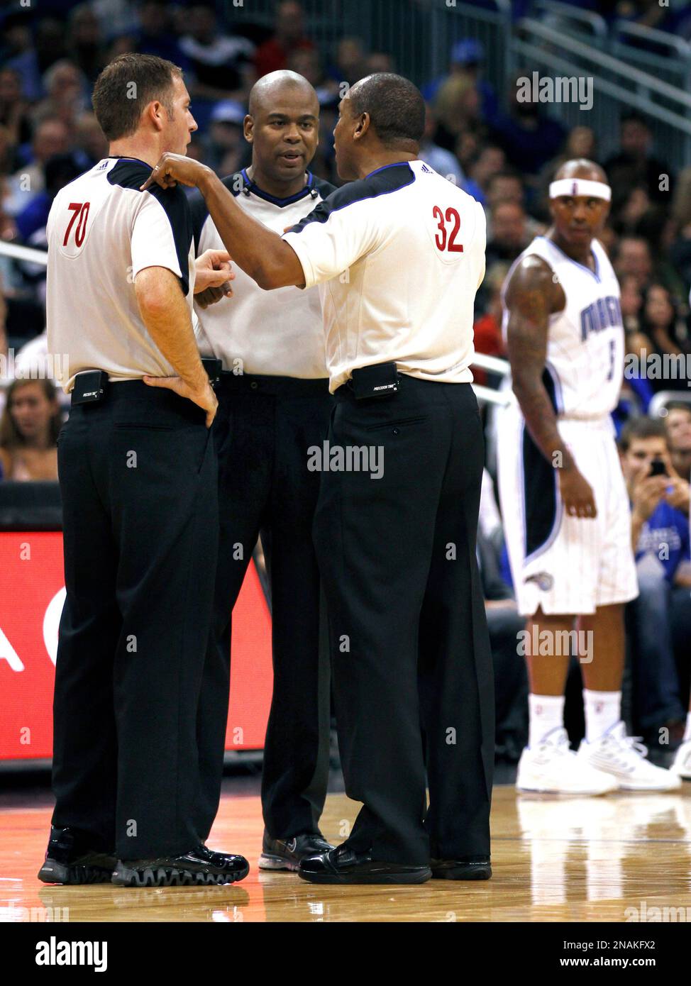 Orlando Magic guard Quentin Richardson, far right, listens in as ...