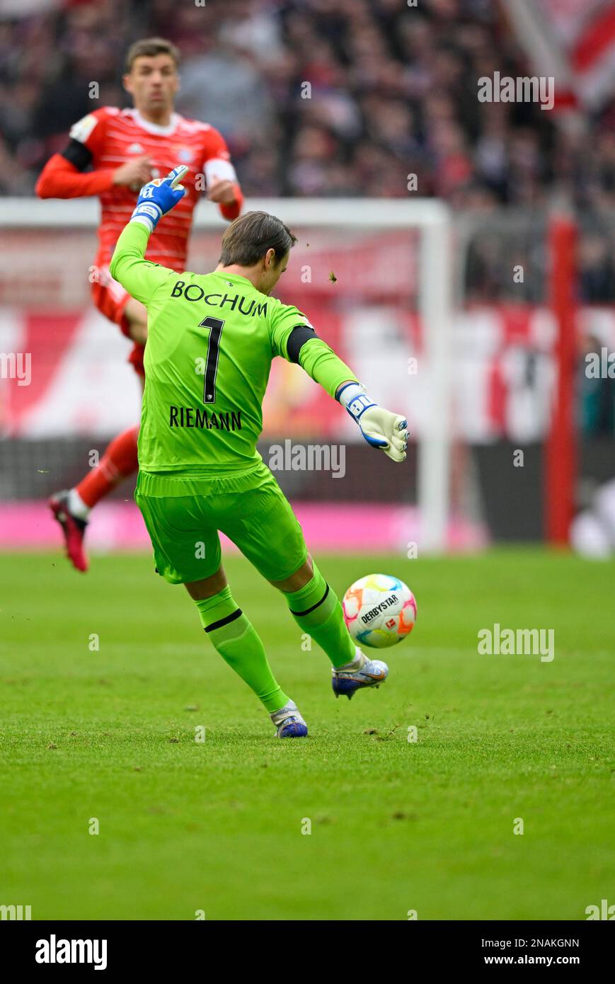 Goalkeeper Manuel Riemann VfL Bochum BOC (01) kick against Thomas ...