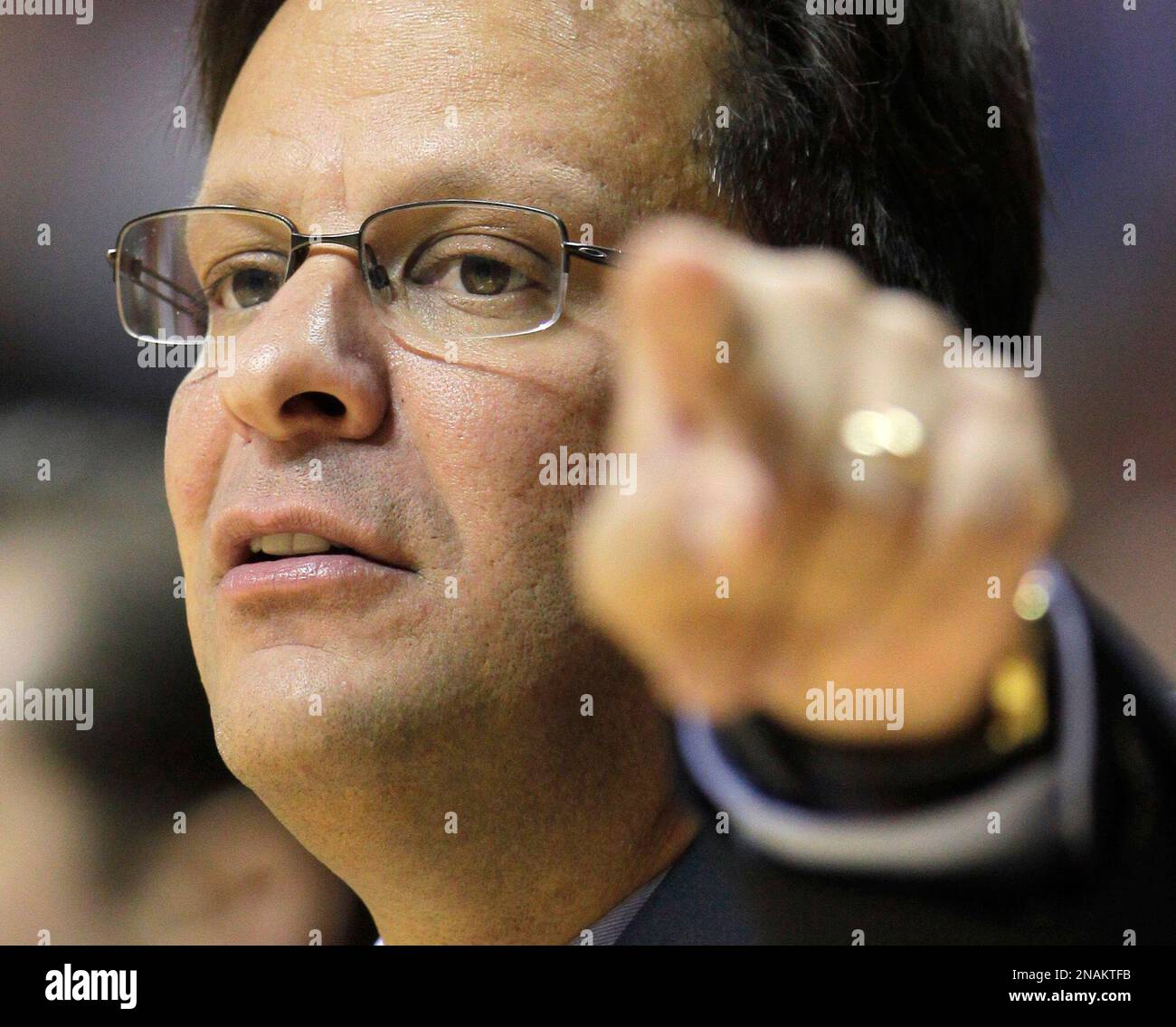 Indiana head coach Tom Crean points during the second half of an NCAA ...