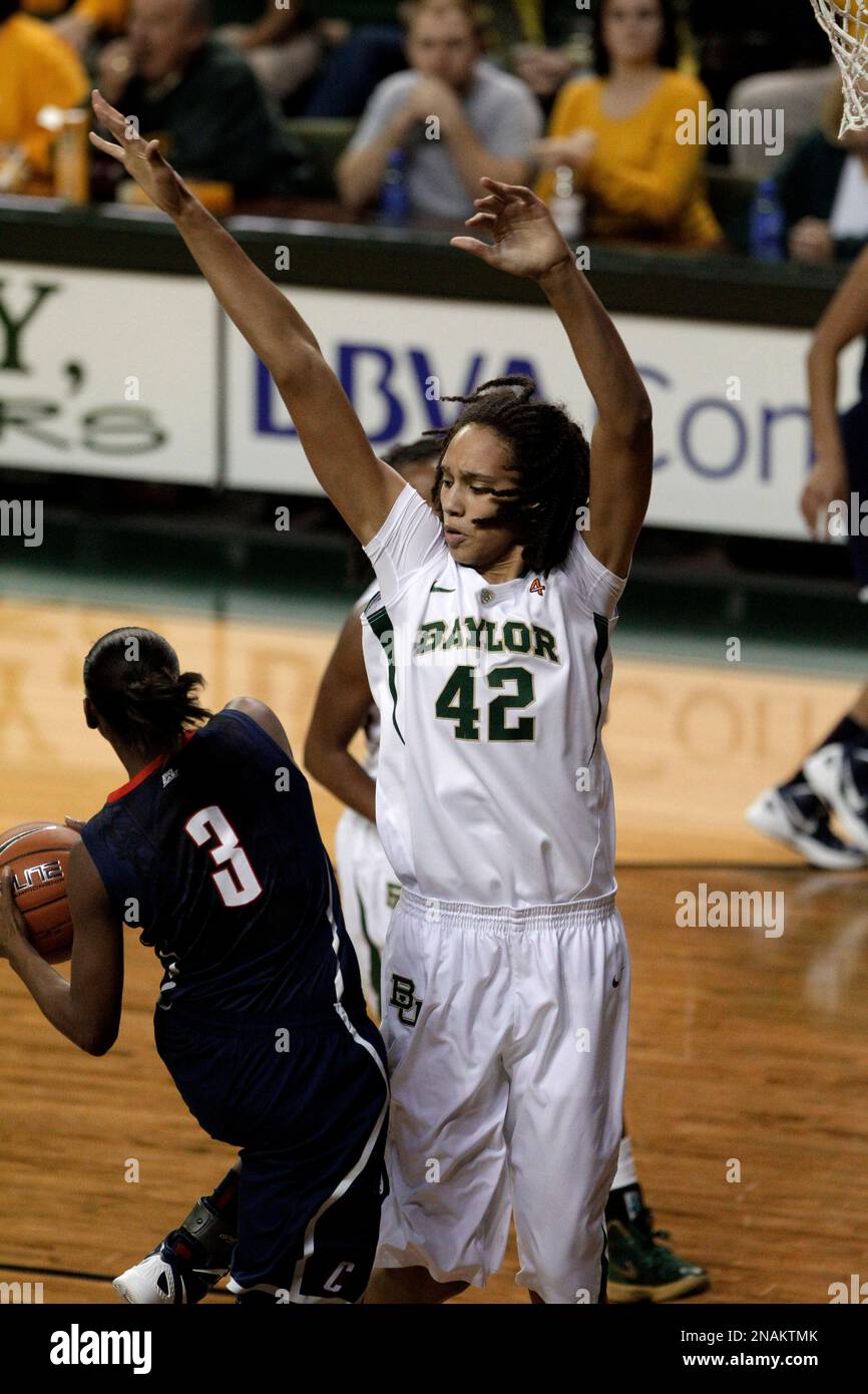 Baylor' Brittney Griner (42) defends agains Connecticut guard Tiffany ...