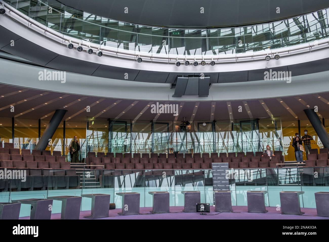 Interior of the debating chamber of the former London City Hall ...