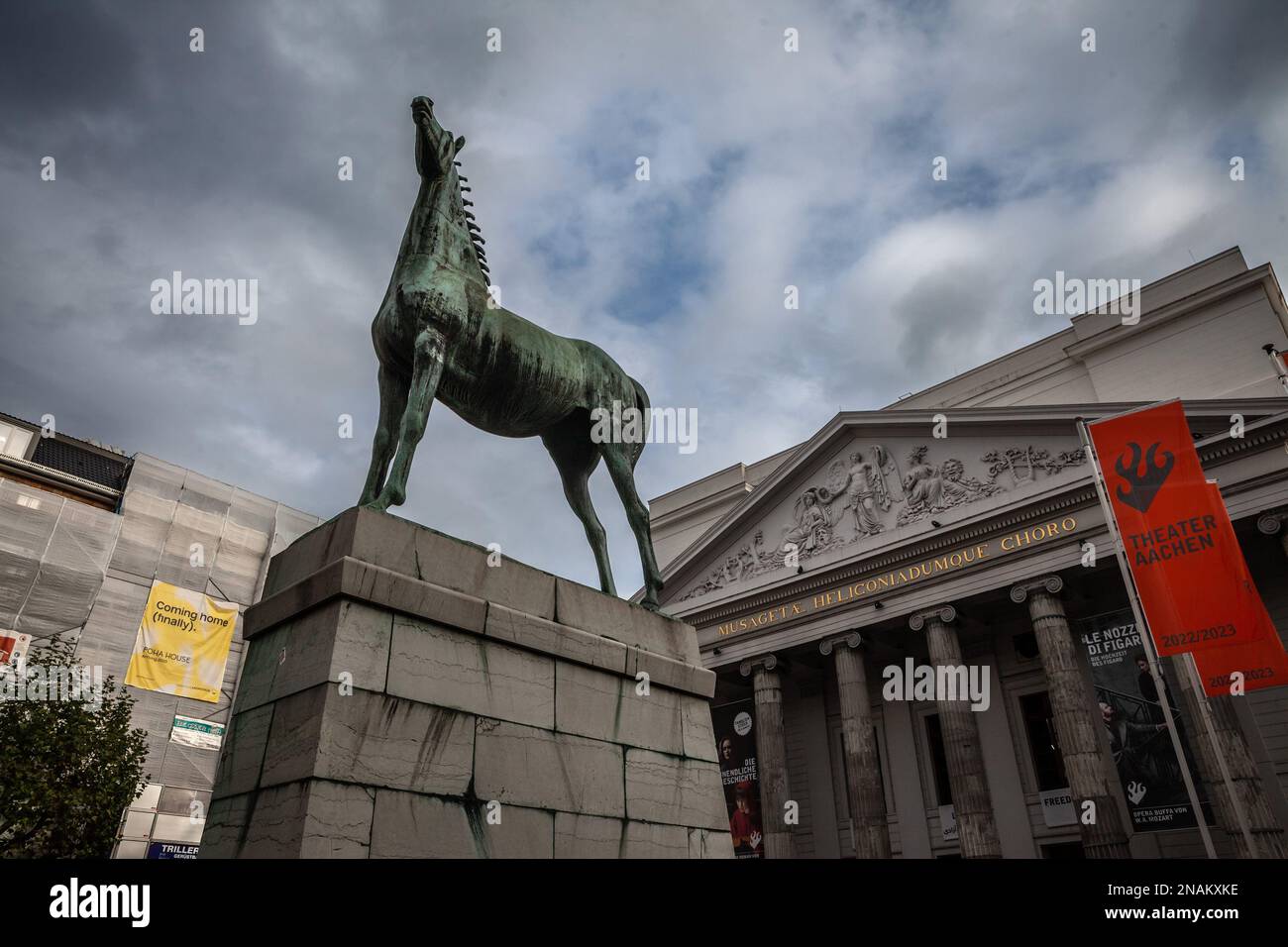 Picture of the statue frohliche hengst by Gerhard Marcks in front of ...
