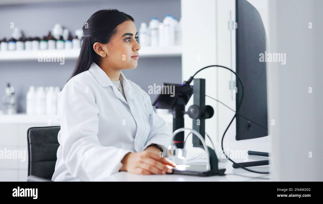 Pathologist microscope hi-res stock photography and images - Alamy