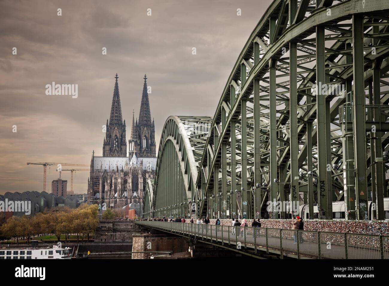 Picture of a panorama of Cologne center with the Cologne cathedral and ...