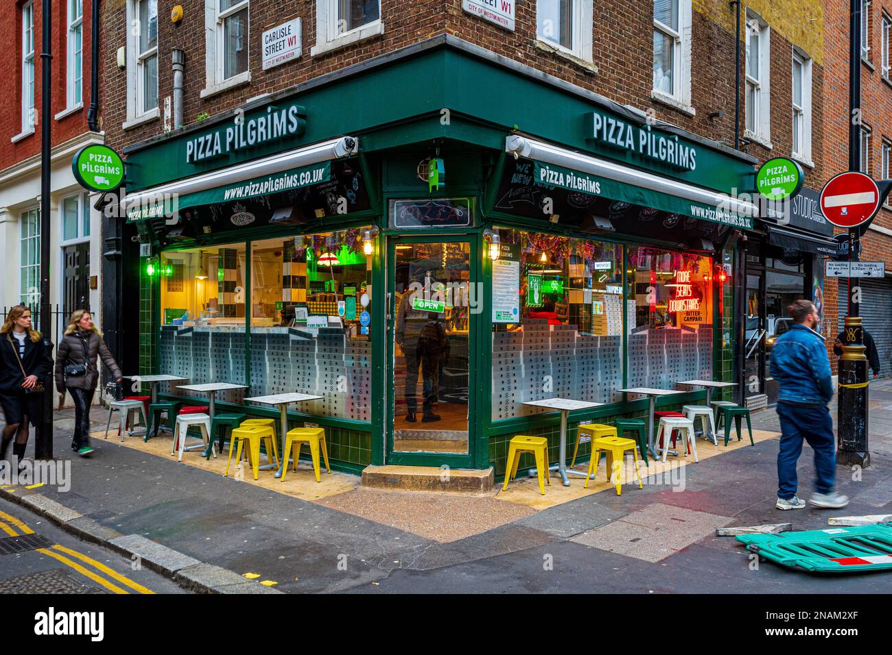 Pizza pilgrims soho hi-res stock photography and images - Alamy