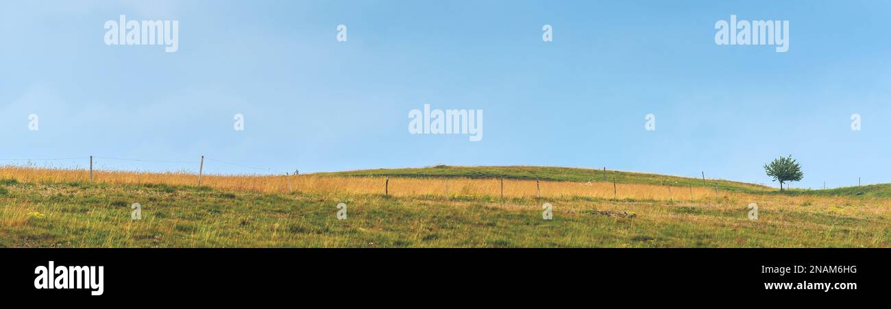 Atmospheric empty landscape vast hi-res stock photography and images ...