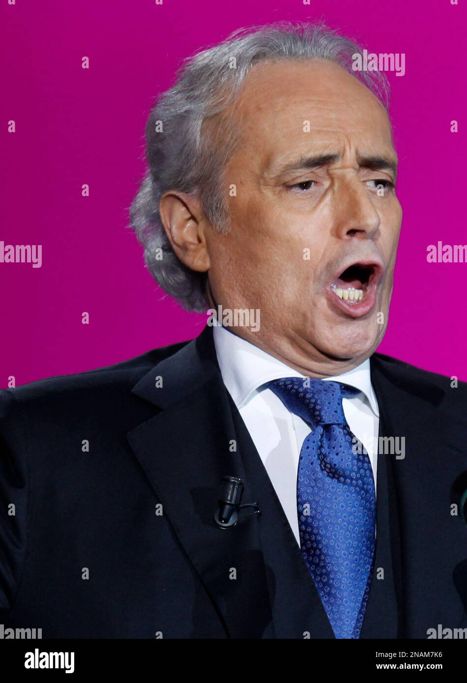 Spanish tenor Jose' Carreras performs during the Italian State RAI TV ...