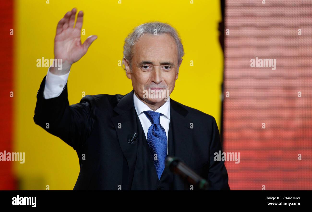 Spanish tenor Jose' Carreras performs during the Italian State RAI TV ...