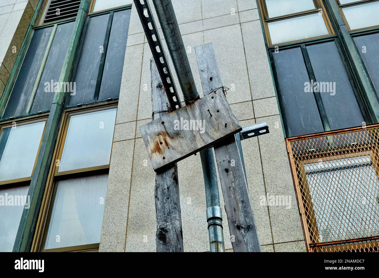 Forgotten pathway hi-res stock photography and images - Alamy