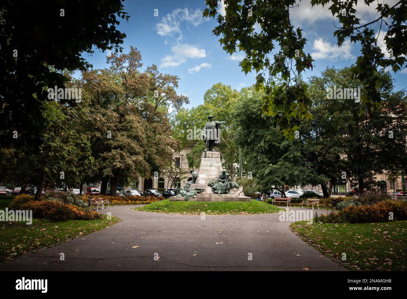 Vasarhelyi pal statue hi-res stock photography and images - Alamy