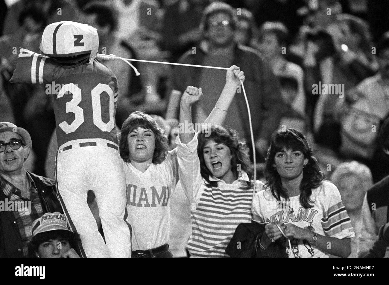 These young ladies, Kristen Anderson, left, and Kelly Dodge, right ...