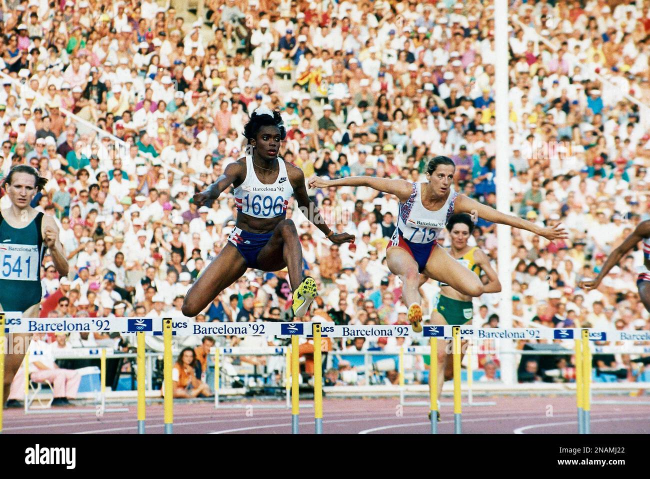 Britain's Sally Gunnell, right, and Sandra Farmer Patrick of Texas, USA ...