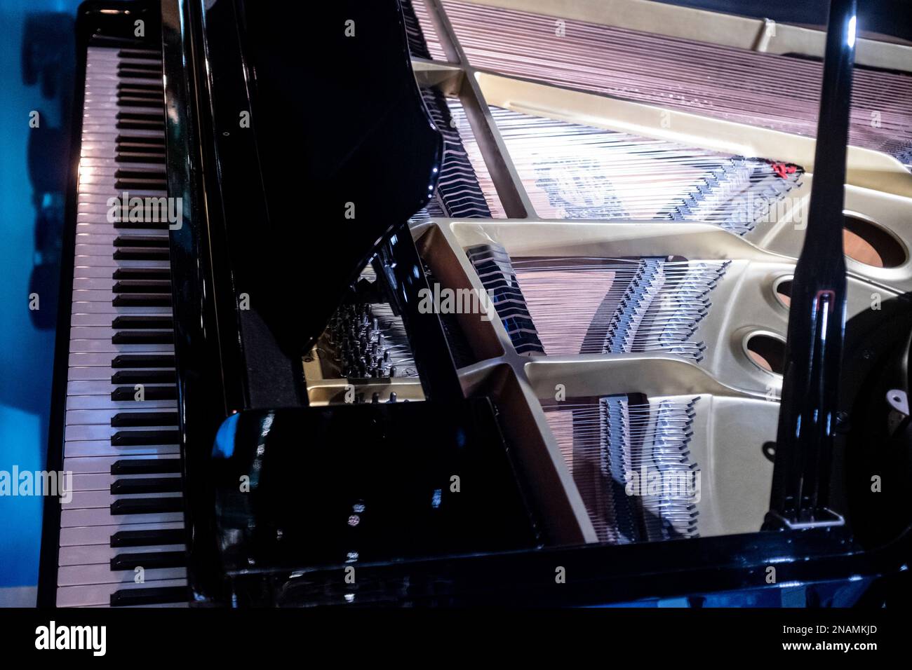 Piano tail hi-res stock photography and images - Alamy