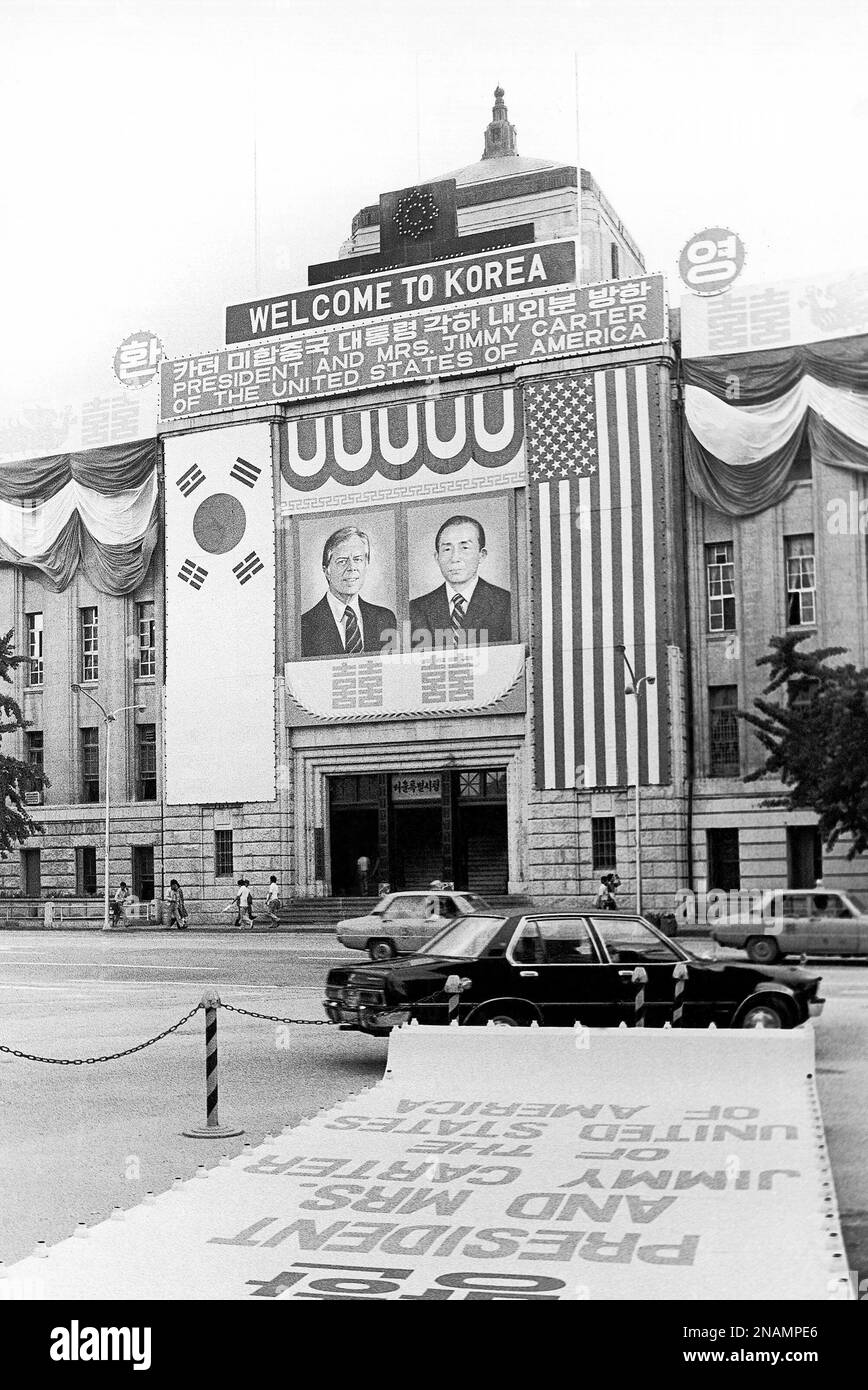 Huge portraits of President Jimmy Carter and President Park Chung-Hee ...