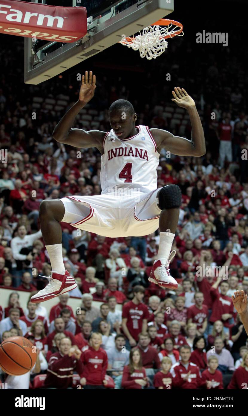 Indiana's Victor Oladipo dunks during the second half of a NCAA college ...
