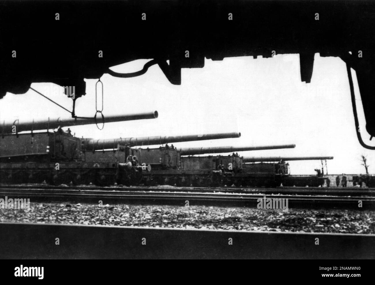 The first time Germany’s heaviest railroad guns were ready for action ...
