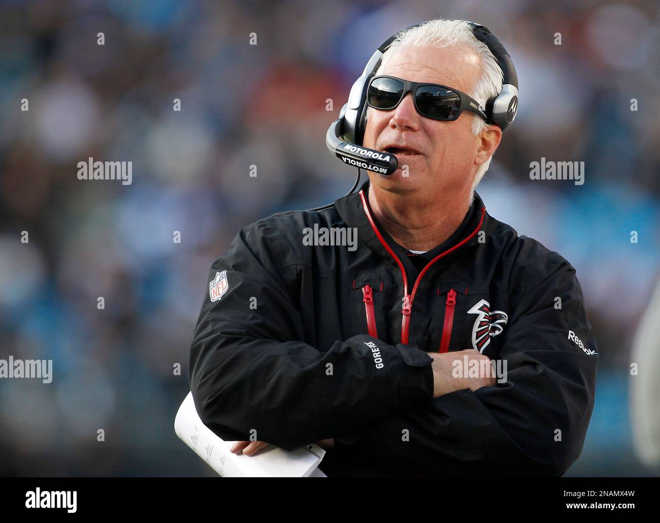 Atlanta Falcons head coach Mike Smith on the sidelines against the ...