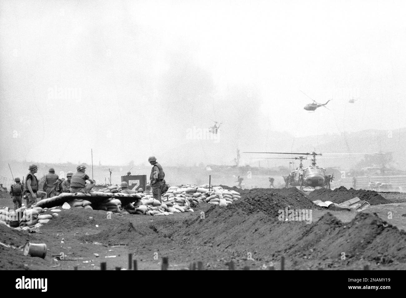 During the Vietnam War in Khe Sanh, Vietnam in March-April 1968. (AP ...