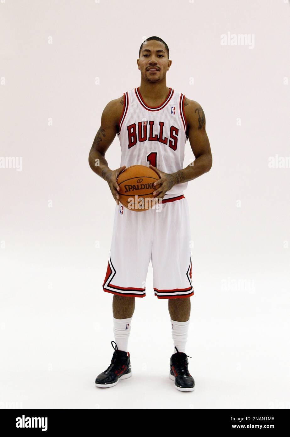Chicago Bulls guard Derrick Rose poses for a photographer during the ...