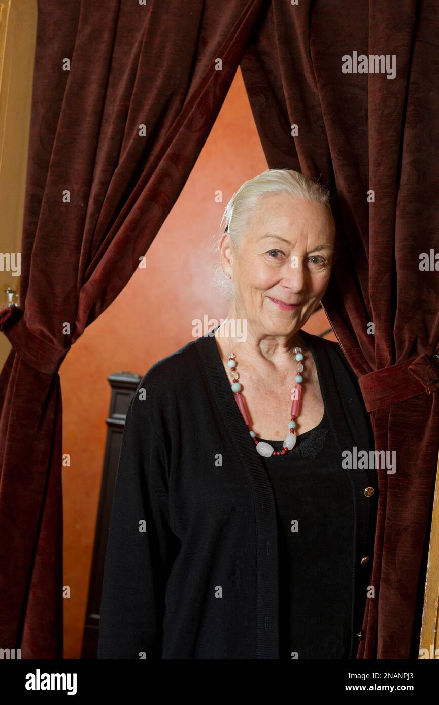 Rosemary Harris poses for a portrait at the American Airlines Theatre ...