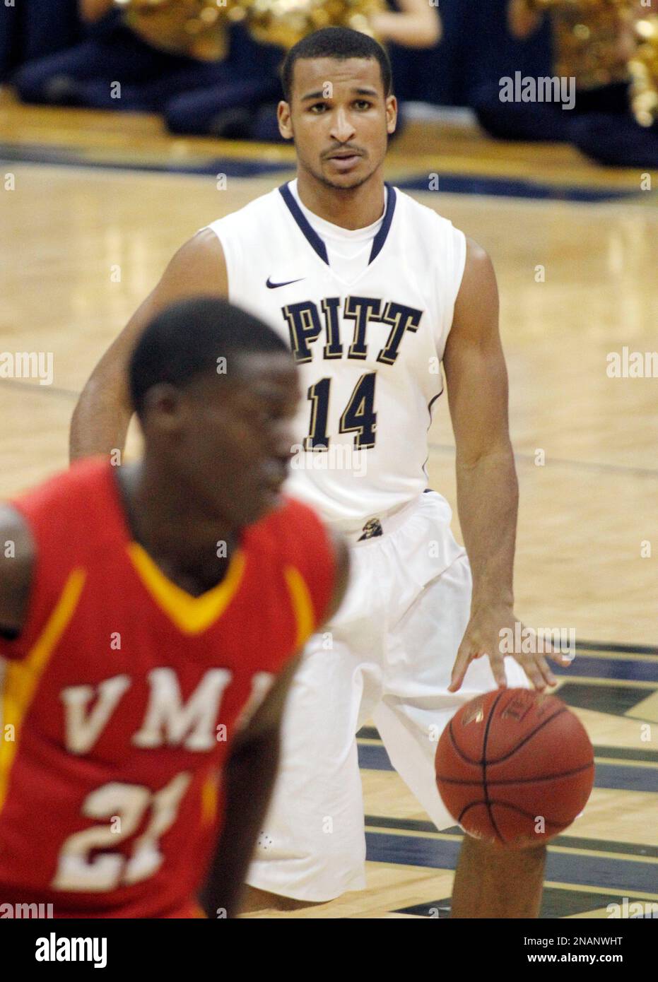 Pittsburgh's Nick Rivers (14) plays in the NCAA college basketball game ...