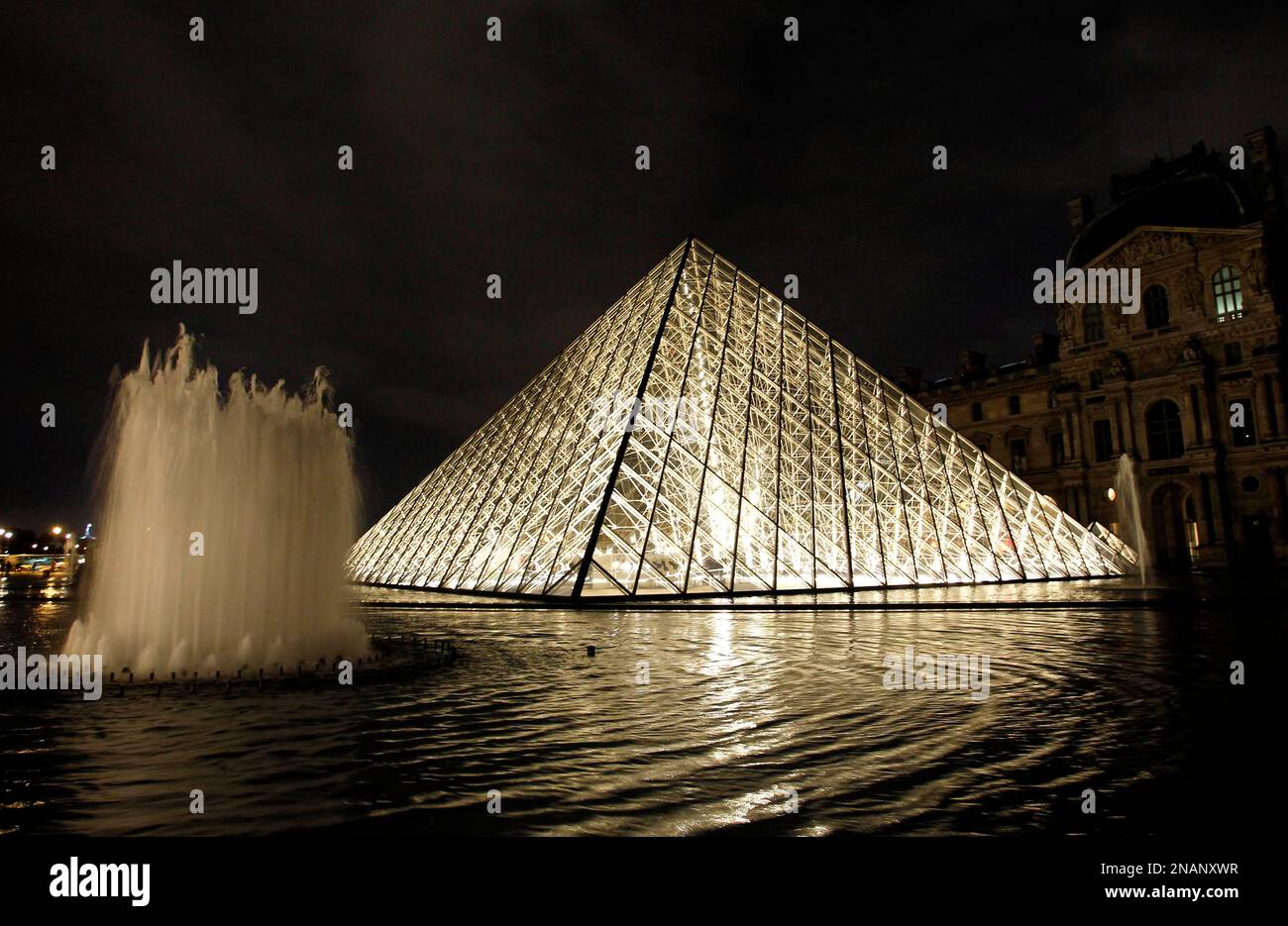 New external lighting are inaugurated at the Louvre, the world's most ...