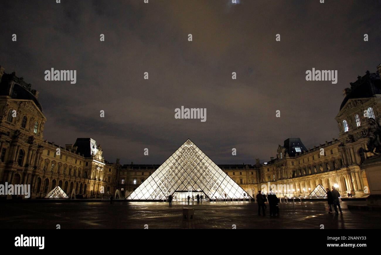 New external lighting are inaugurated at the Louvre, the world's most ...